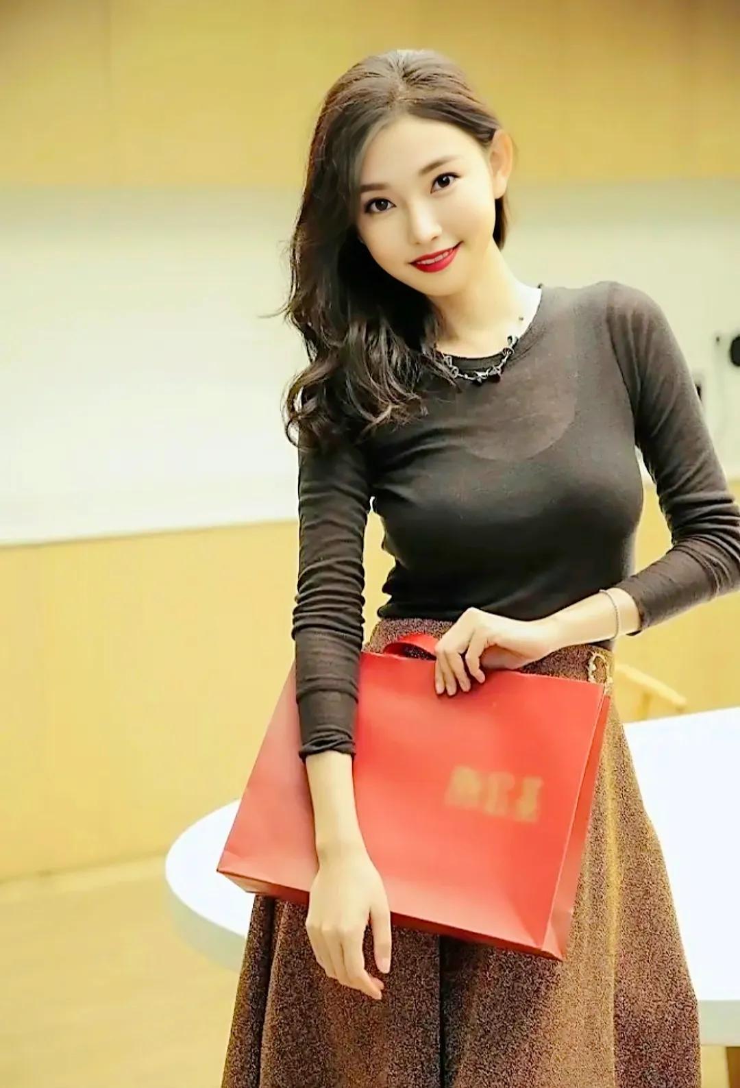 Beautiful actress: Tong Fei - iMedia