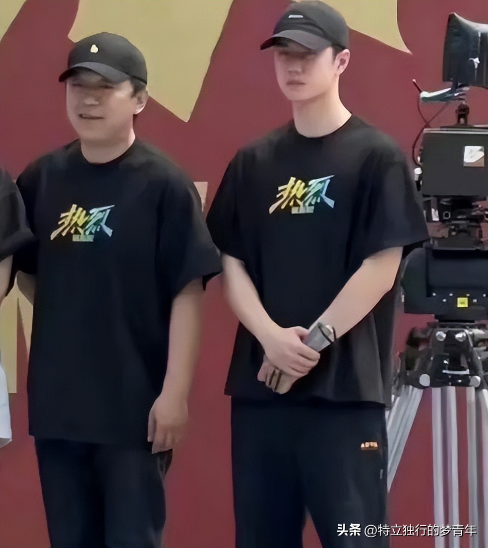 Dapeng directed the film "Enthusiasm", starring Huang Bo and Wang Yibo ...