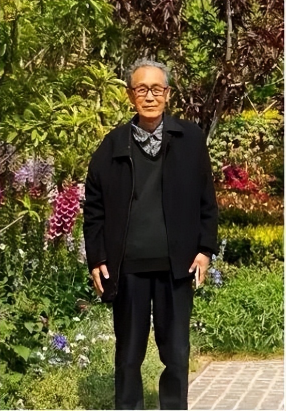 Mu Tao: Poems from Bu Yunjing and General Li Dianren to Comrade Shi ...