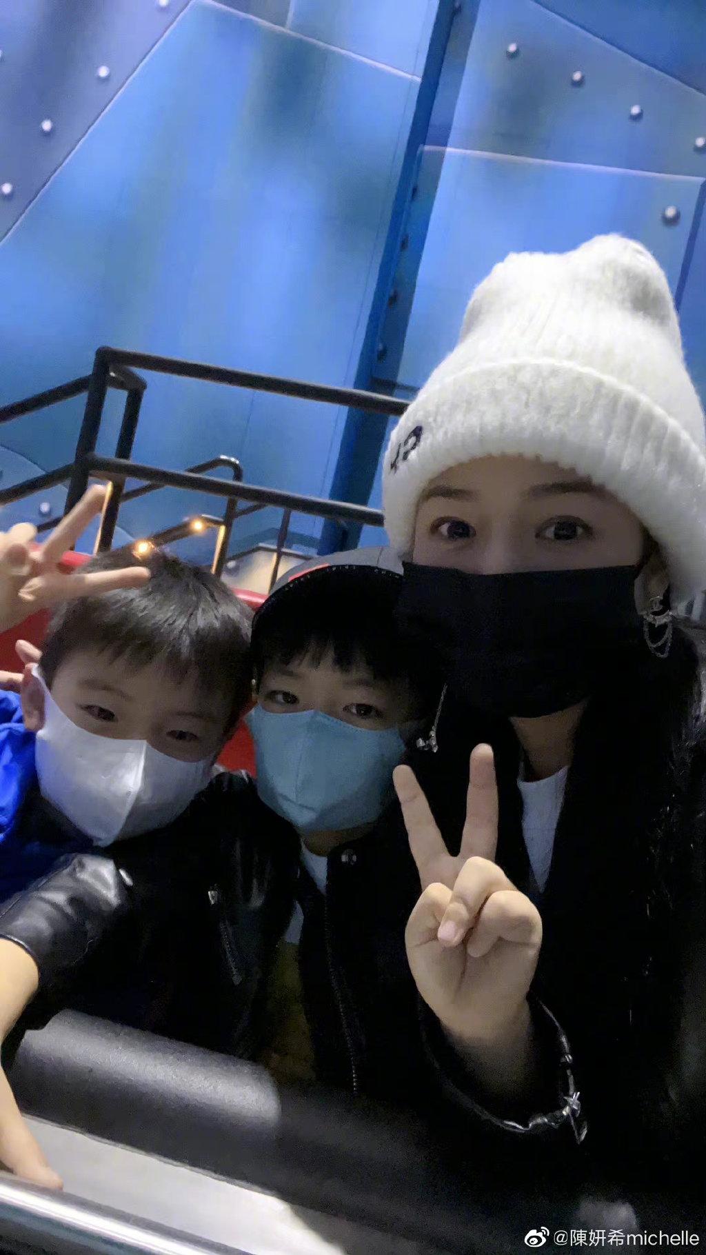 Michelle Chen and Ying Er take their baby to Universal Studios, their ...