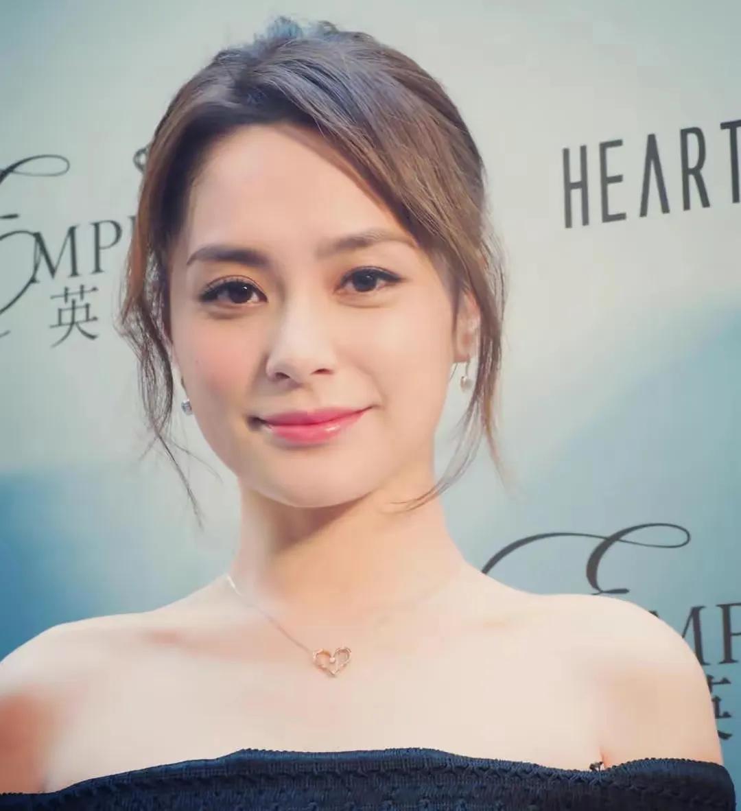 Gillian loves the "Edison Chan" look, being pampered by friends ...