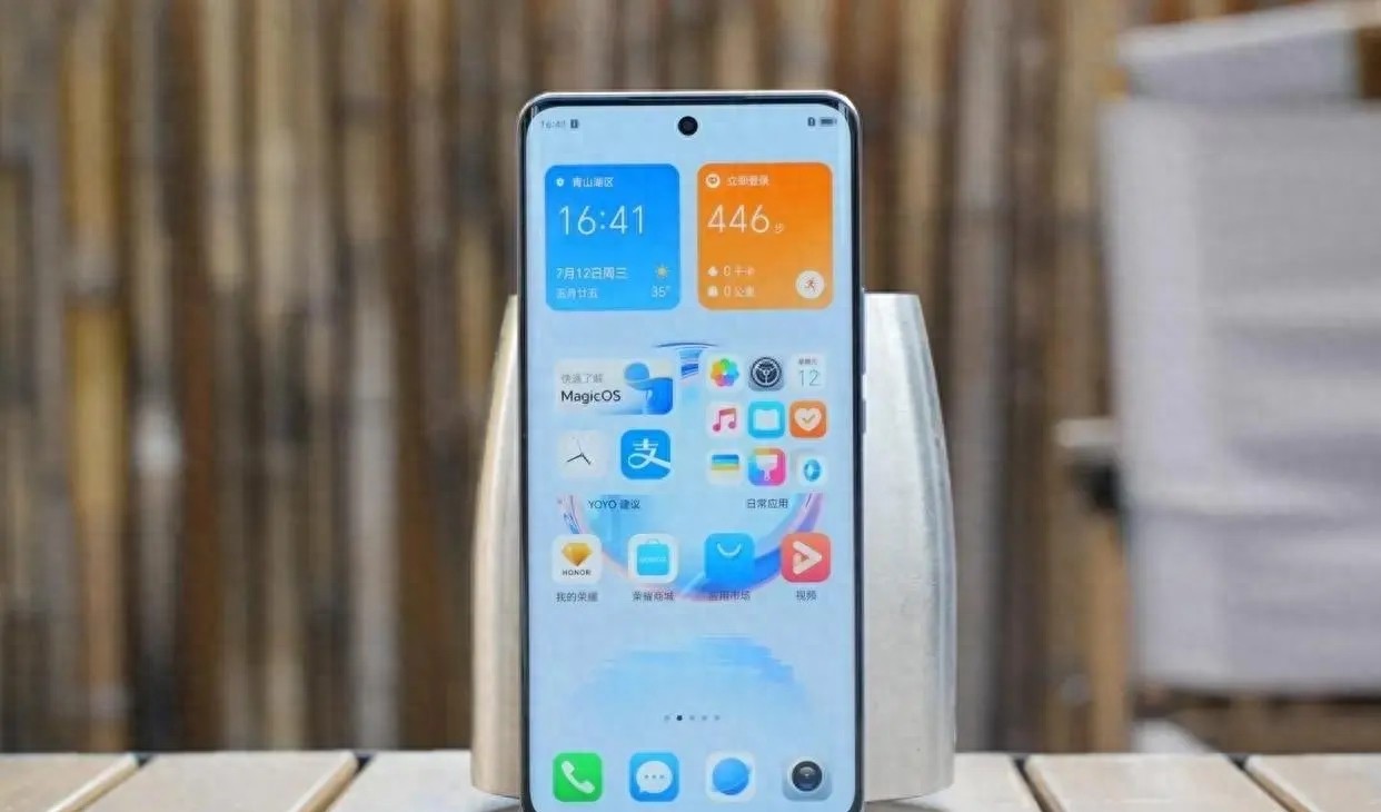 Suddenly it smells better! 4nm chip mobile phone drops to 1657 yuan ...