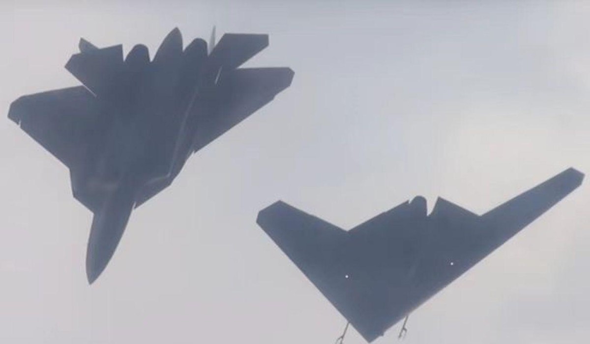 The Russian Su-57 stealth fighter was discovered: multiple missiles ...