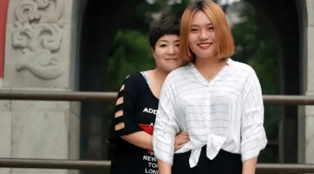 "Peking University Trash" Li Xueqin - iMedia