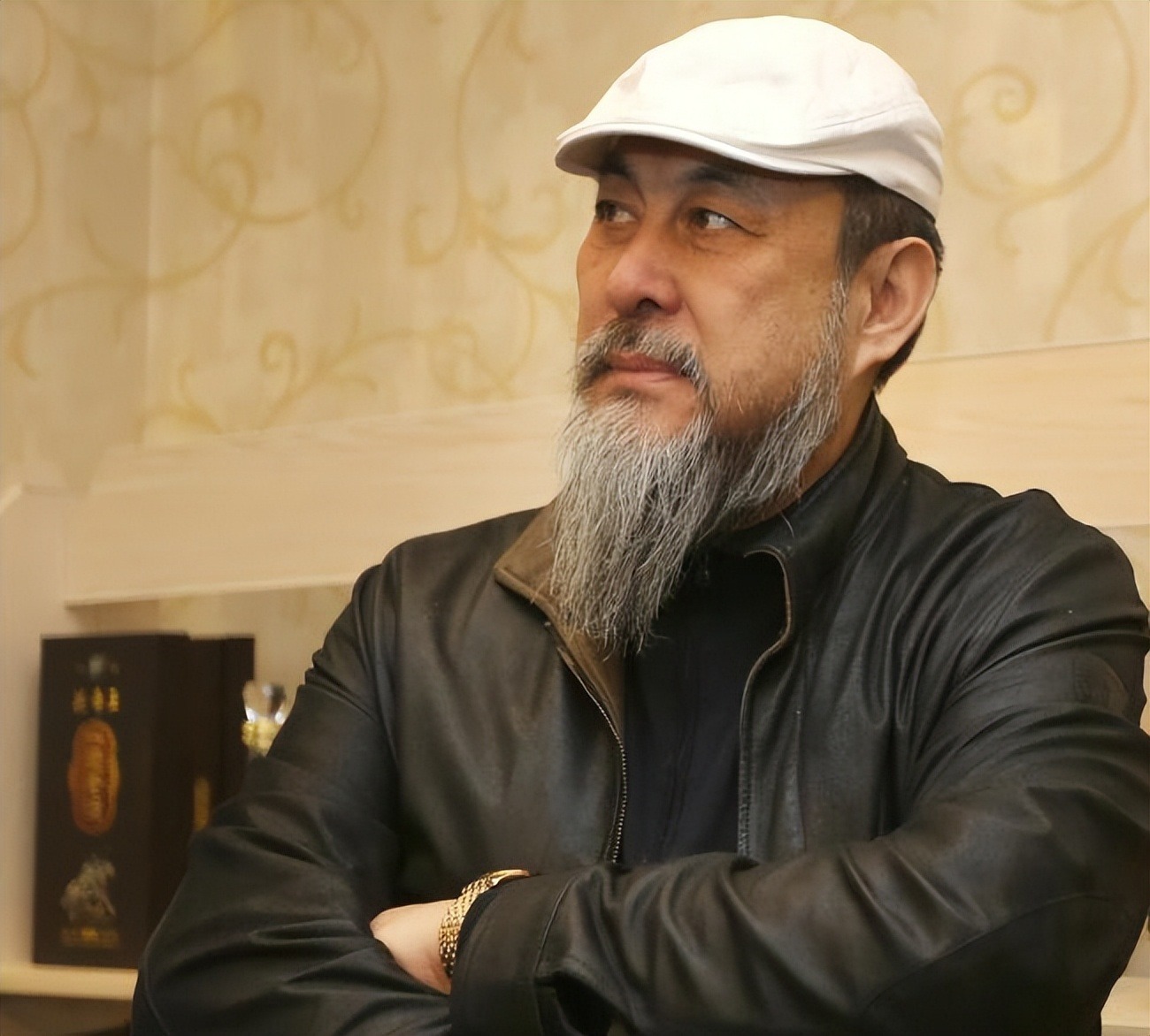 Sun Yanjun, the actor of Liu Bei, mourns Li Jingfei: brother Jingfei is ...