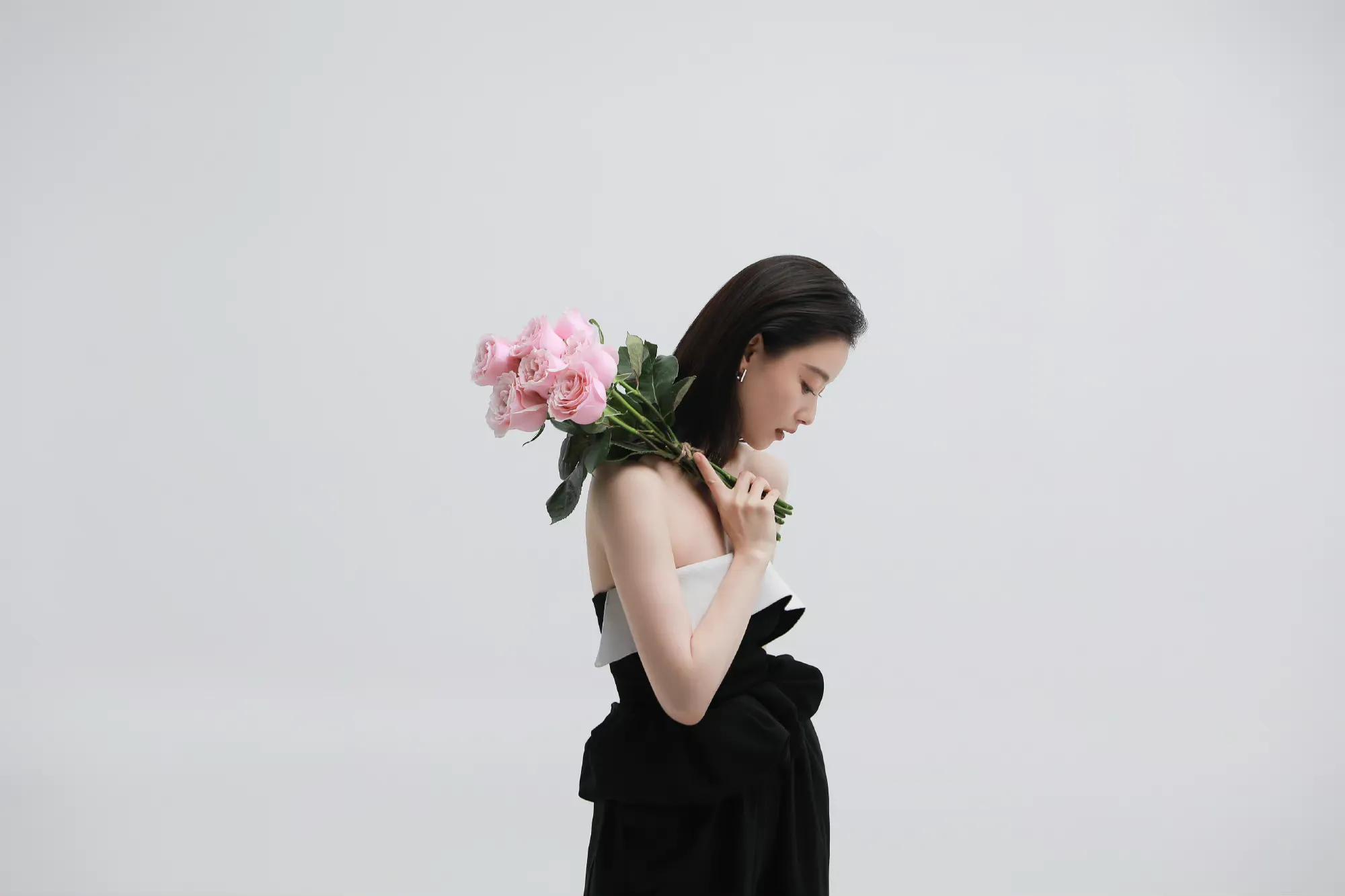 Ni Ni rose transitions to a blockbuster, the style is changeable, the ...