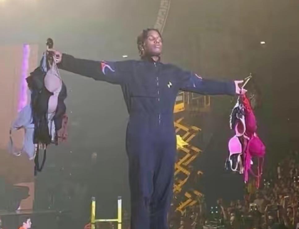 You are the queen of Le Tan, 9 months pregnant, but her husband was ...