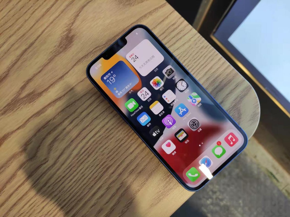 體驗感下降了嗎？從華為Mate30換到iPhone 13，不吹不黑談幾大體驗 - 資訊咖