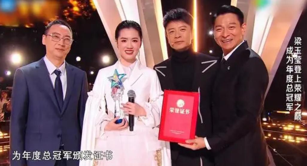 Ripped face?Coco Li deleted the news of "The Voice", and it was ...