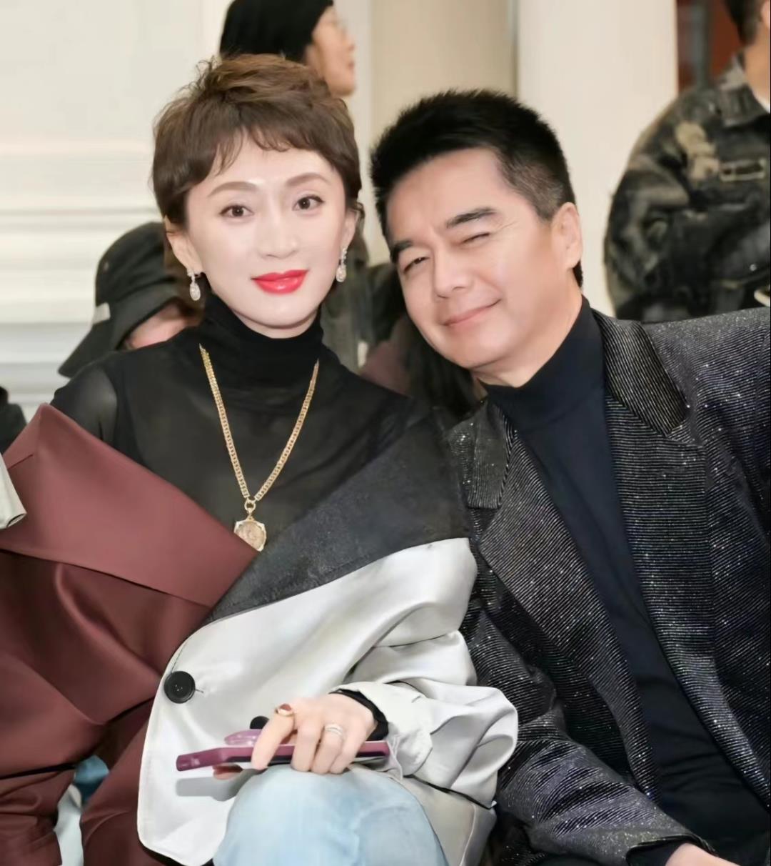 With his 4th wife, Sai Xishi, and a tall and powerful son, Xu Yajun ...
