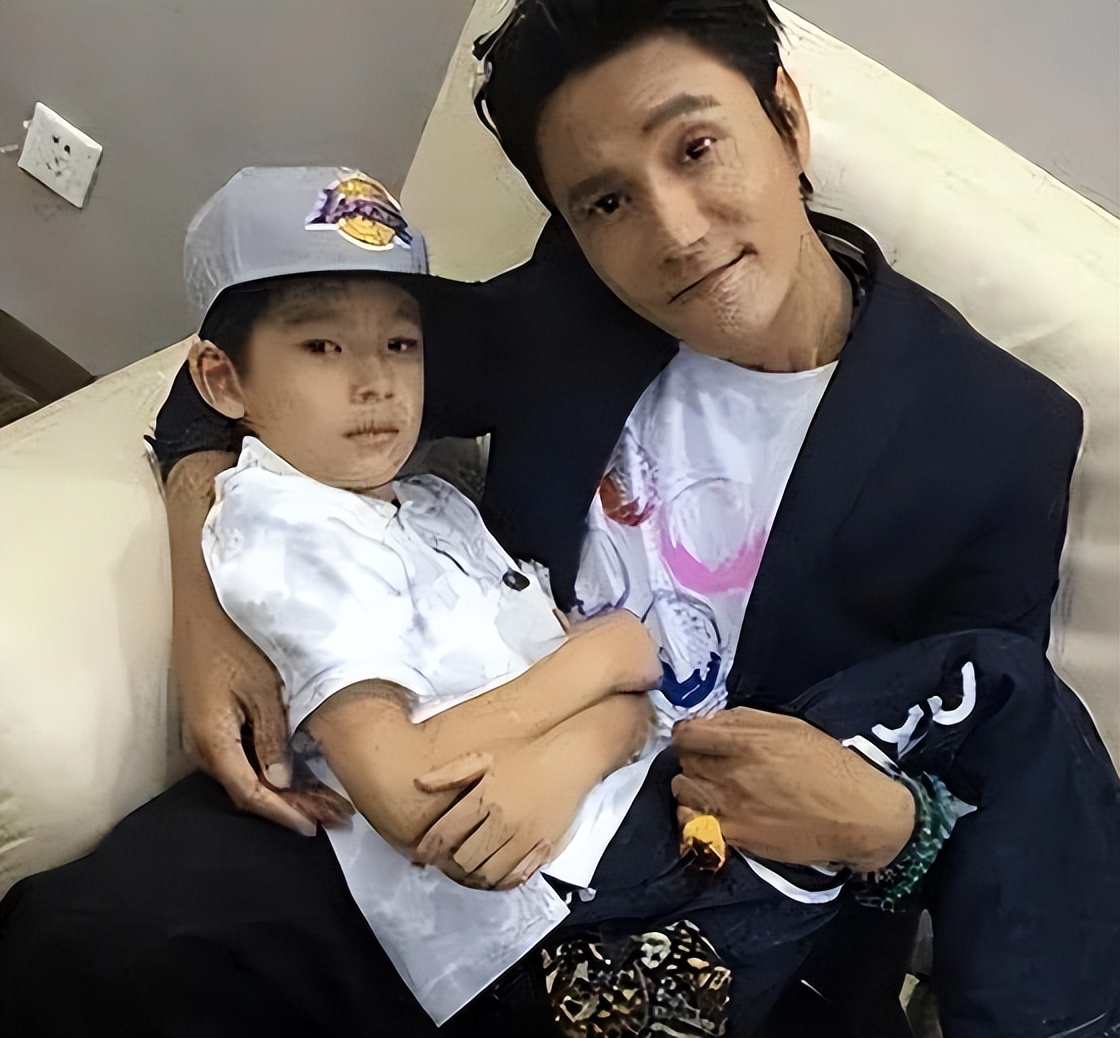 Chen Kun's 21-year-old son shows off his Rolls Royce! Chen Kun finally ...