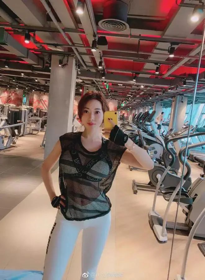 Jiang Pinting's charm made Liu Qiangdong's heart flutter. How did she ...