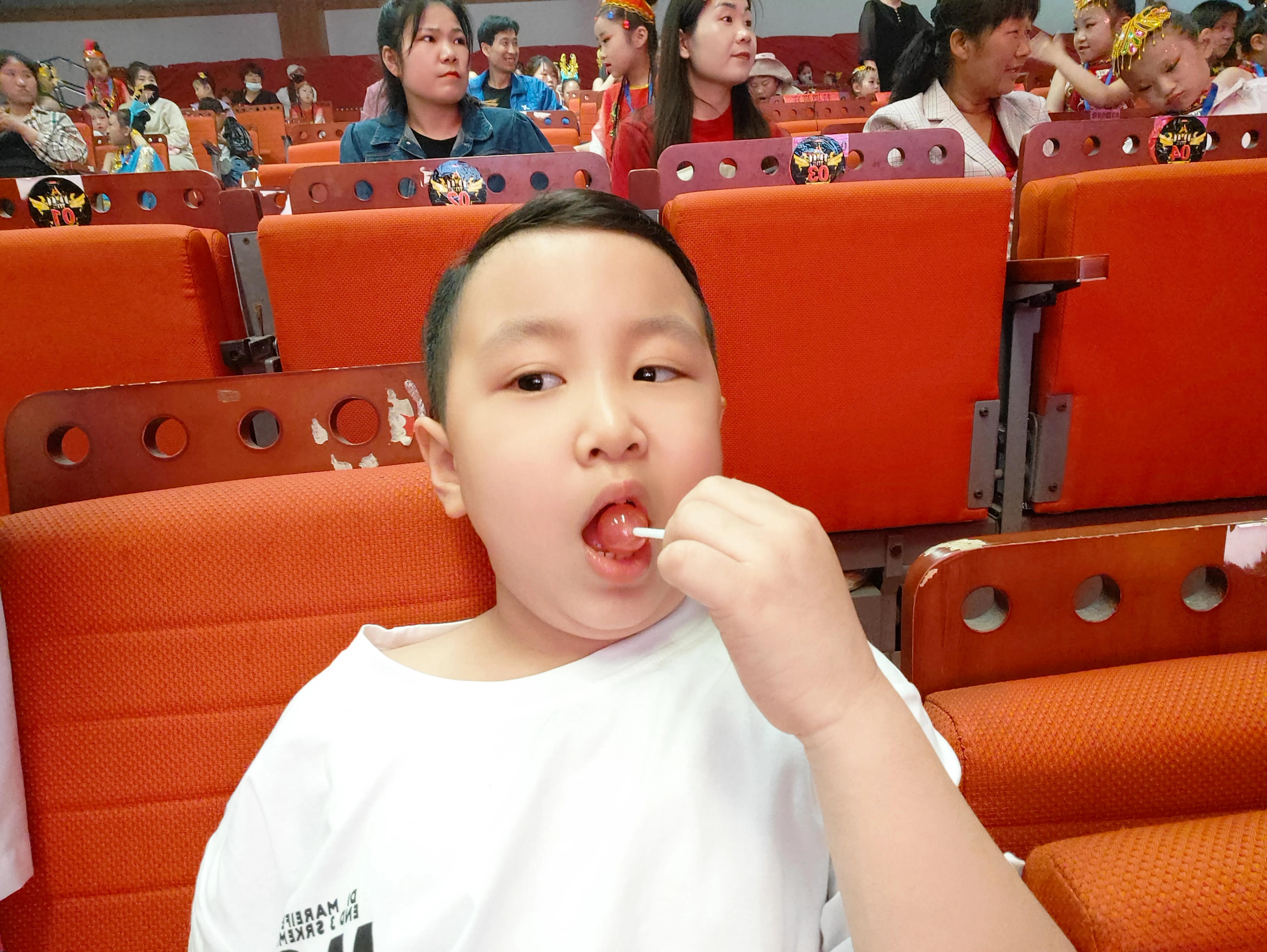 "Legend of Wenxin" singers Zhang Hanwen and Wang Xinran won awards in ...