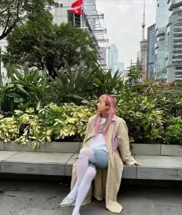 Eason Chan's wife takes beautiful photos of herself - iNEWS