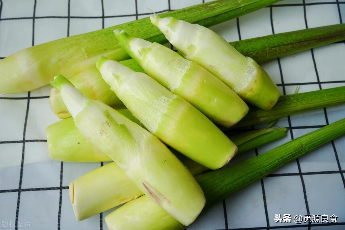 Homemade fried rice stems are made in this way. It is nutritious and ...