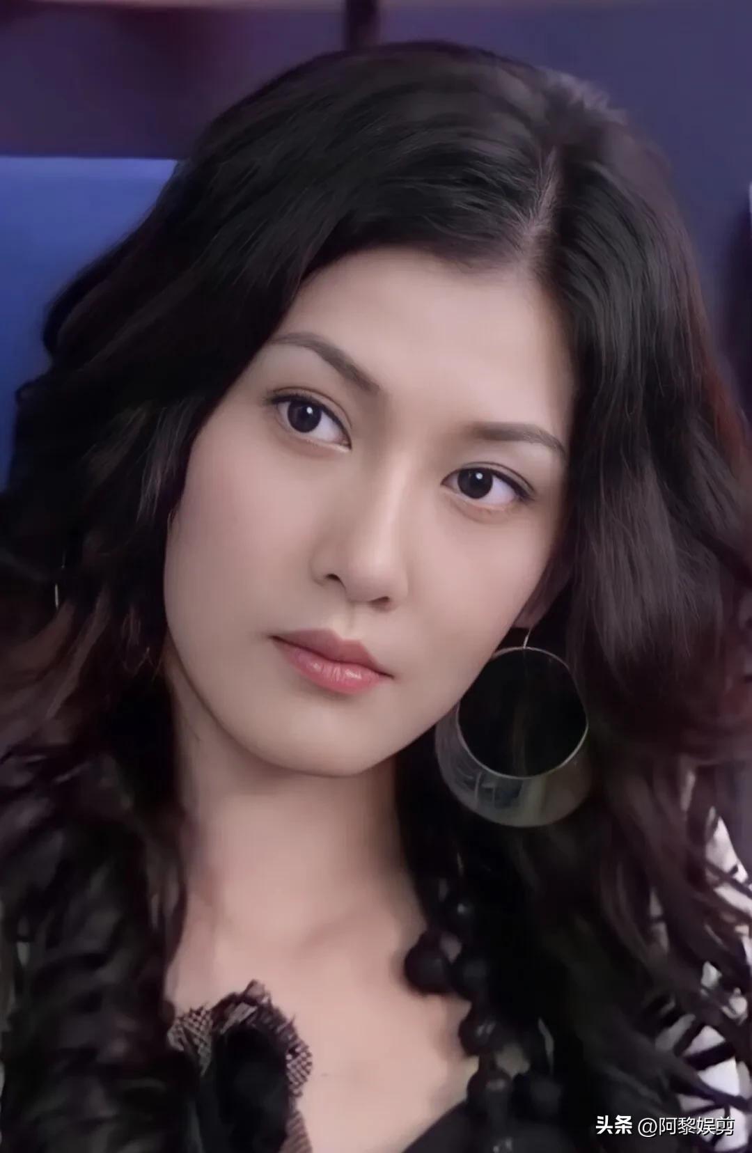 Li Caihua meets Wang Ou, who is better between the two beauties - iNEWS