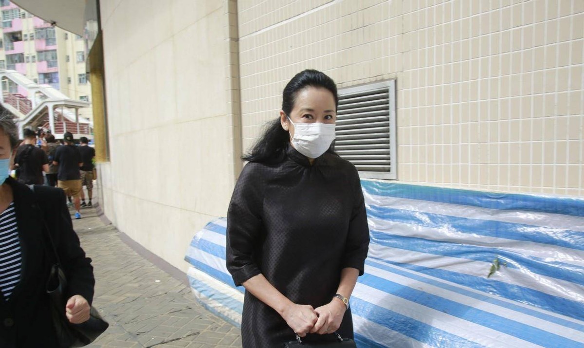 Behind the happiness of the rich wife Zhu Lingling: the second son is ...