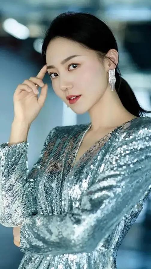 The goddess Chen Duling is pretty, or the beauty Huang Mengying is ...