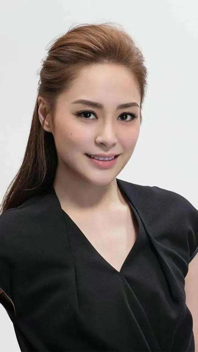 Inventory of the top 10 actresses who are "not tall enough to look good ...