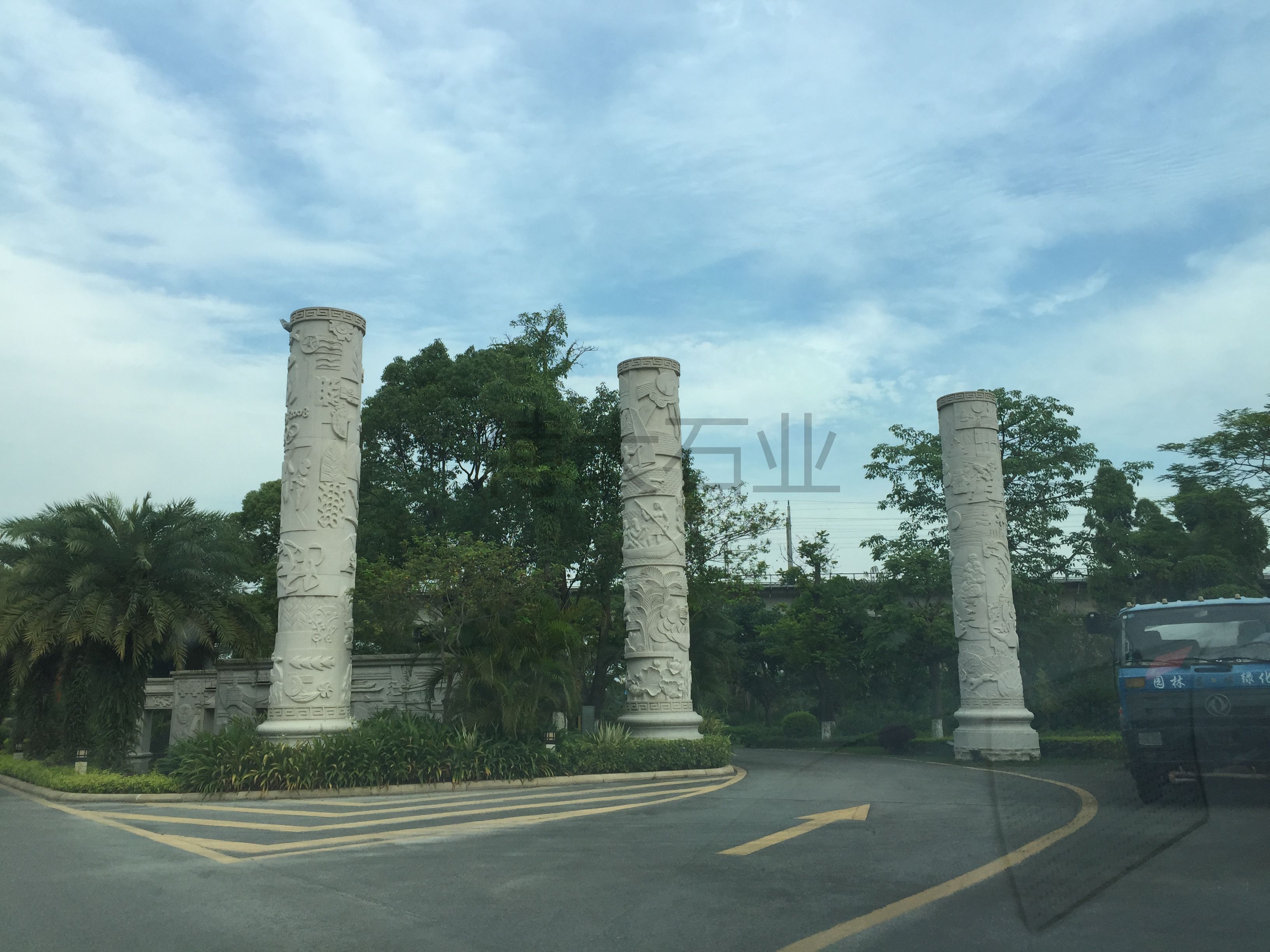 The use and placement of stone carving dragon column culture - iNEWS