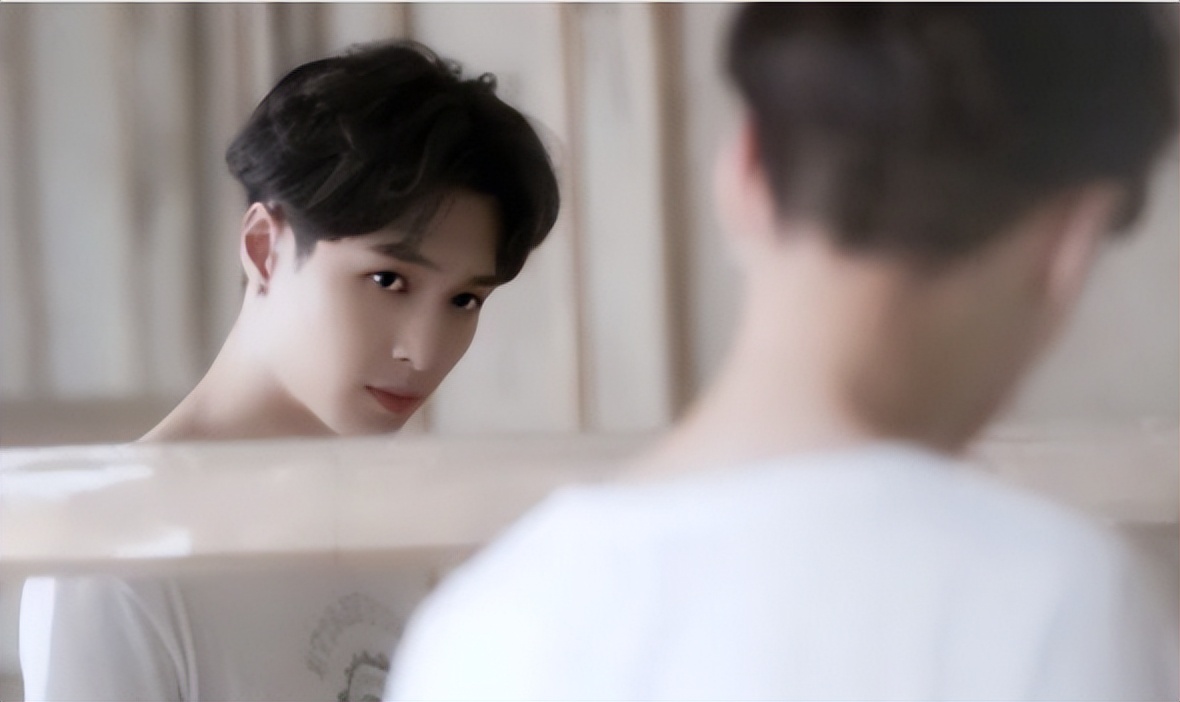 Zhang Yixing celebrates his birthday - iNEWS