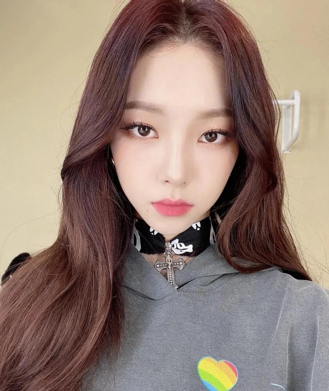 Liu Zhimin (KARINA), South Korean beauty singer, member of the girl ...