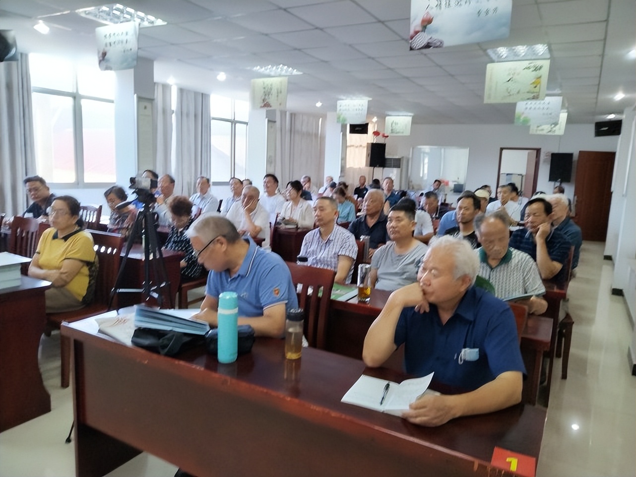 Zhao Wanhe lectures on "Calligraphy and Health Care" - iNEWS