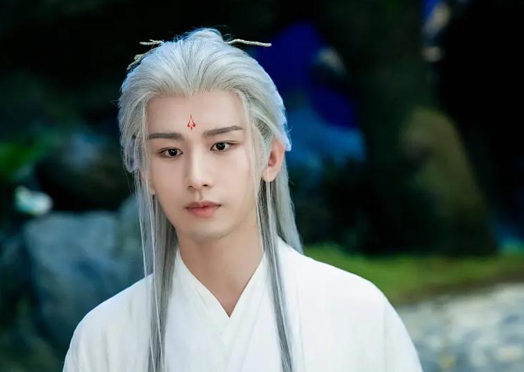 The "Liu Li Boy" in "Agarwood is like crumbs" recognized Jidu, but ...
