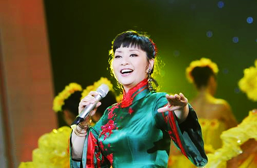 What kind of story is this?Yin Xiumei, an old singer, is 66 years old ...