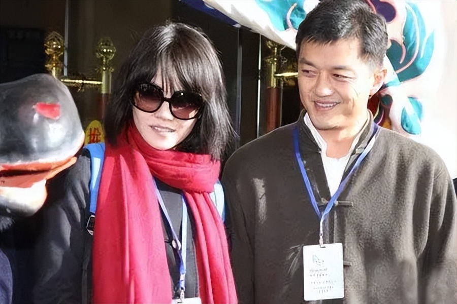 Li Ao complained that Faye Wong is a "foolish woman": If you don't read ...