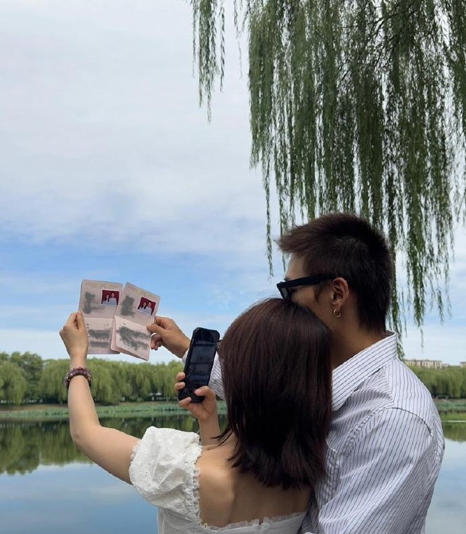 Wu Jinyan and Hong Yao officially announced their marriage! Seven-year ...