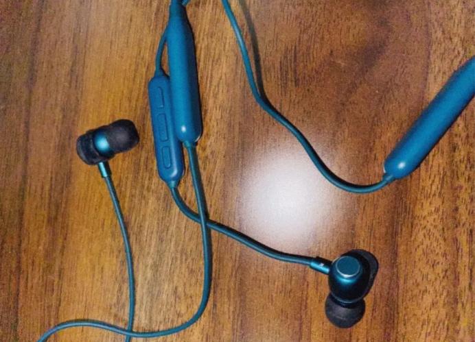 Bluetooth headsets have become a popular trend, choose Bluetooth ...