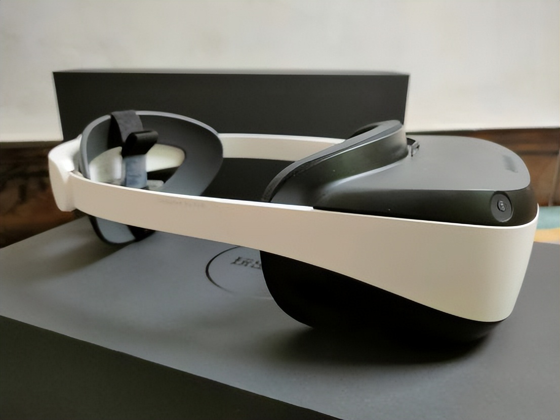 "VR Play" YVR DK1 to play the dream VR all-in-one experience - iNEWS