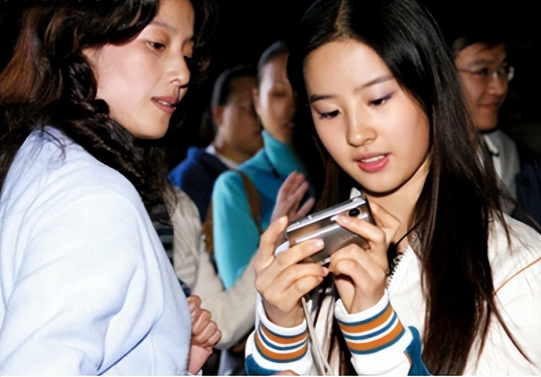 There is a kind of "competition" called Liu Yifei and Chen Jinfei ...