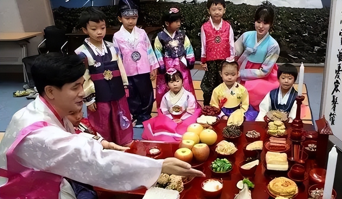 Spring Festival, Mid-Autumn Festival, Dragon Boat Festival, why does ...