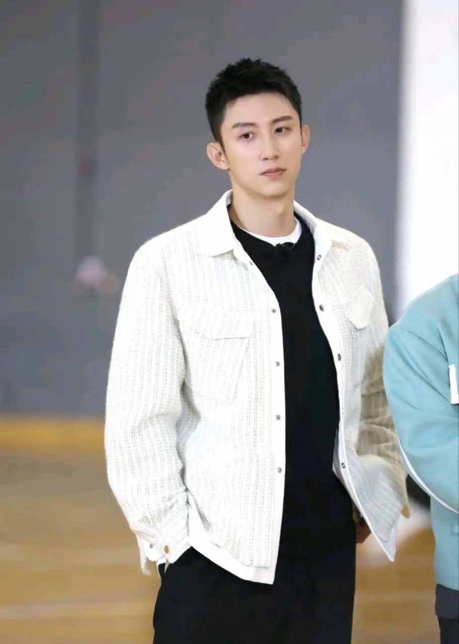 Cai Xukun, Zhong Liti, Huang Jingyu, Chen Duling, Lu Han - iMedia