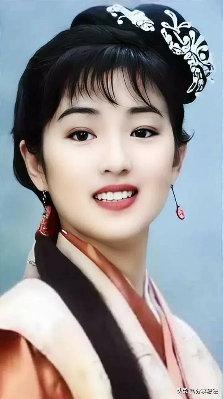 Gong Li star wallpaper (2) - iNEWS