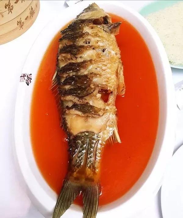 Carp is so delicious. It is a classic signature dish when it comes out ...