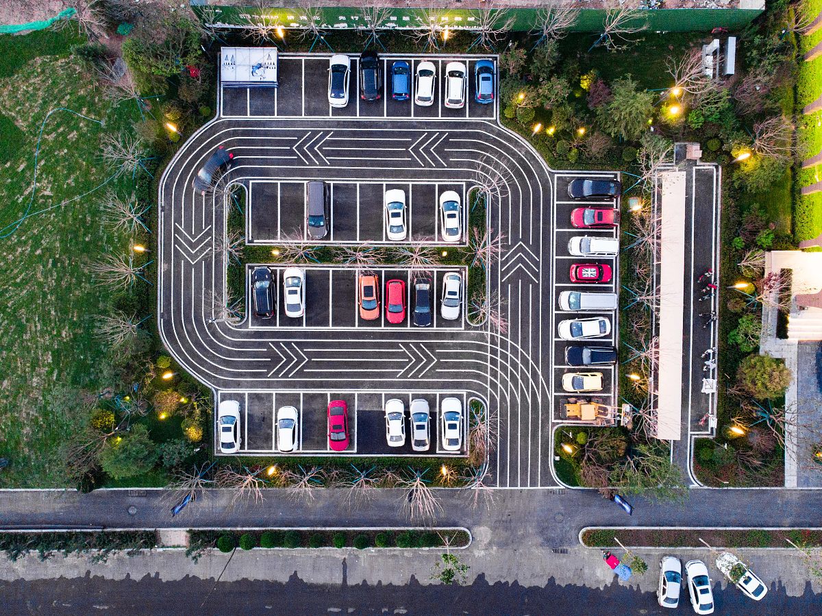 How to jump out of conventional thinking and make a parking lot that is ...