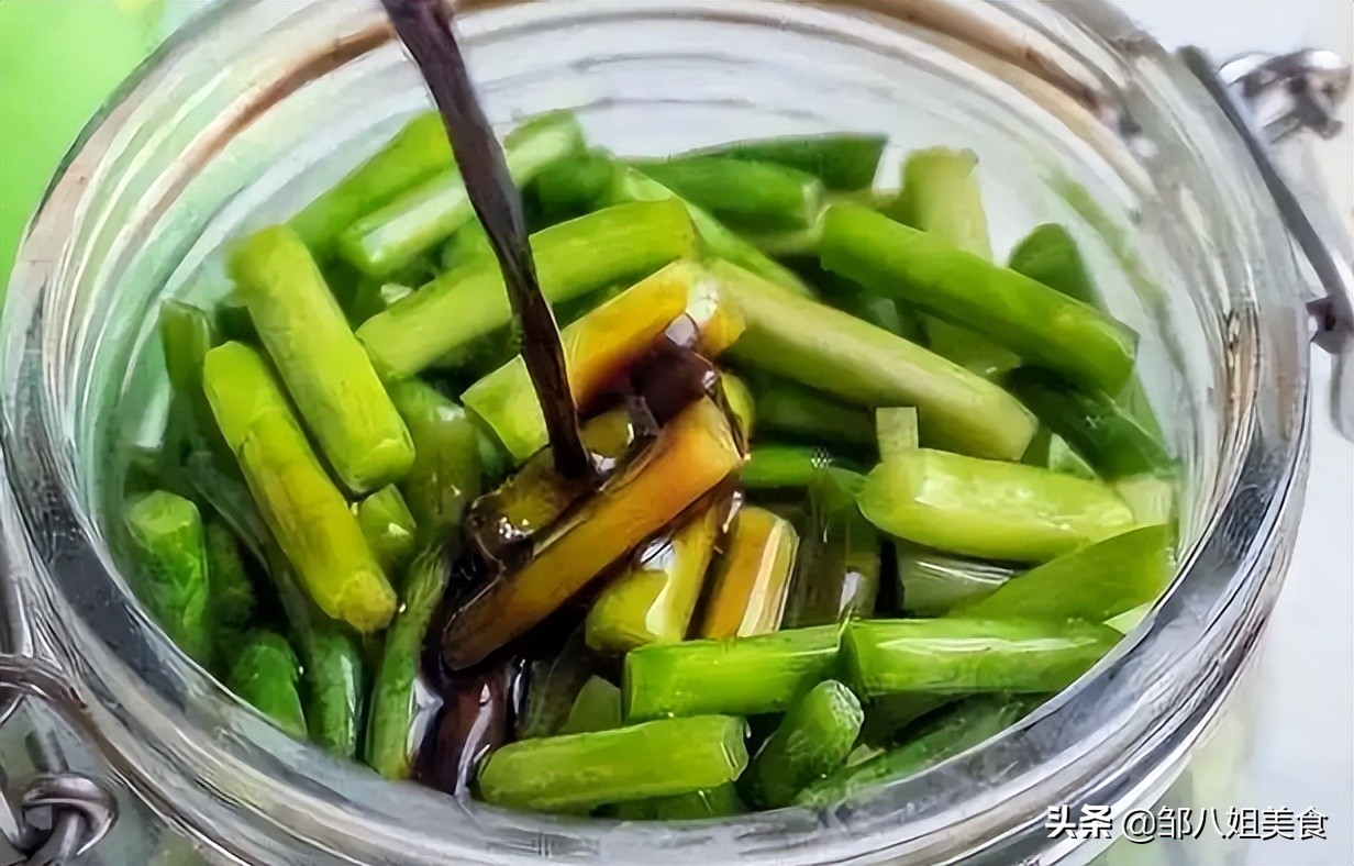 Garlic sprouts just salted is not good!Pickled garlic sprouts with ...