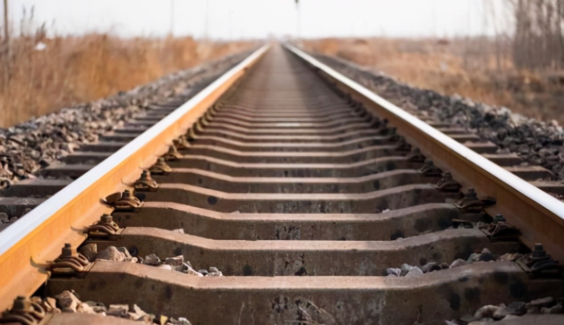 Why is it necessary to replace the wheels of Chinese trains entering ...