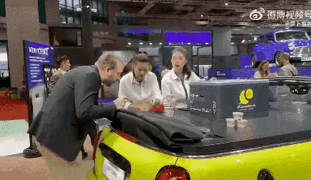 The BMW mini ice cream incident escalated again, apologized again and ...