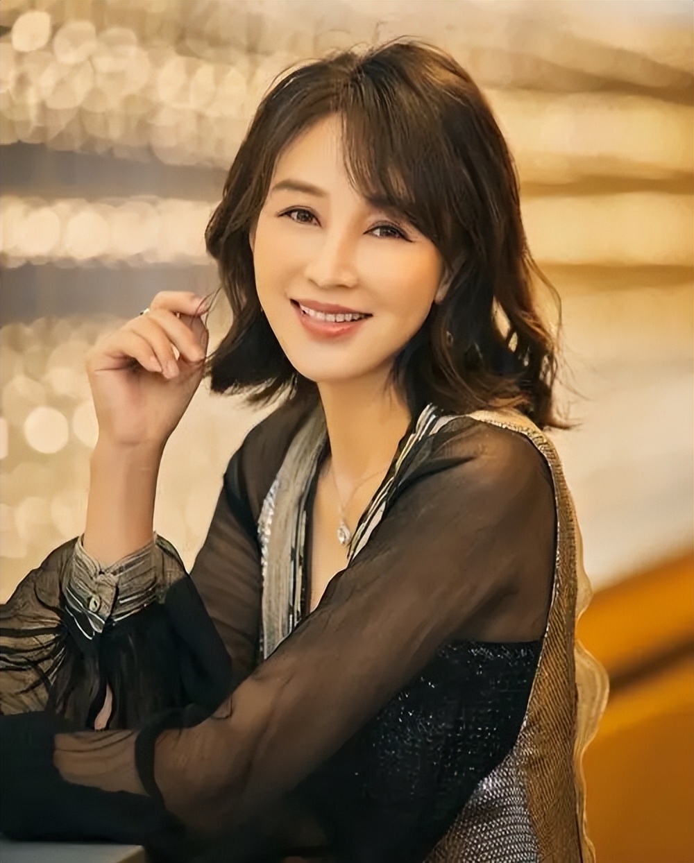 This time, 48-year-old Yue Lina can finally straighten her back and be ...