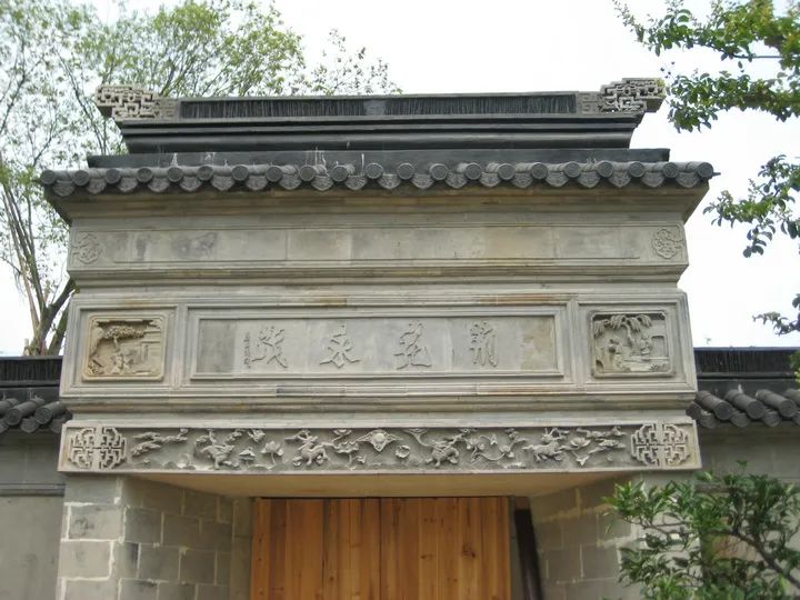 Brick Carved Gatehouse - iMedia