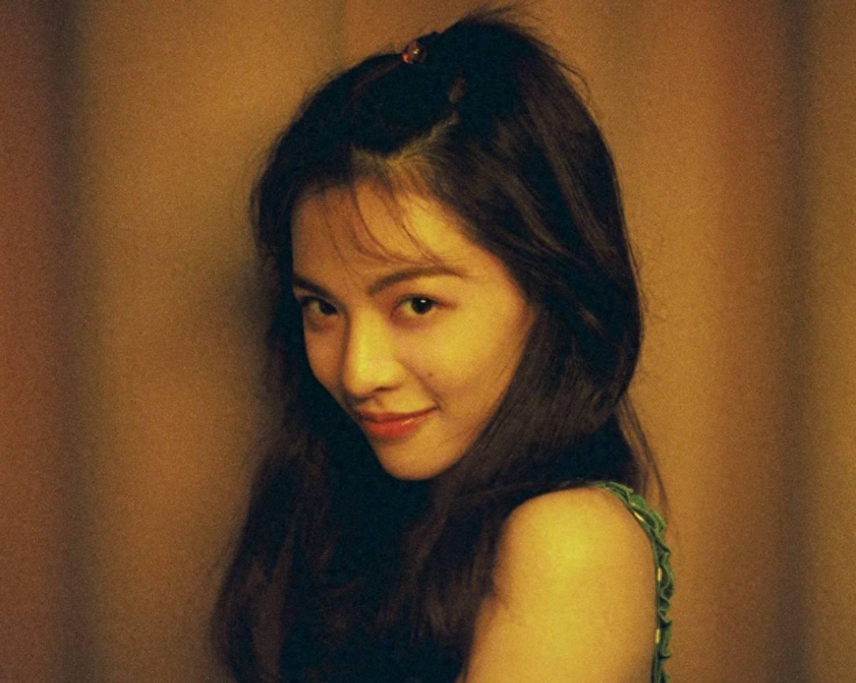 The past blooms, the golden wind and jade dew, the mysterious woman who ...