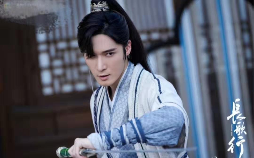 With "Chen Qing Ling" out of the circle, filmed "Long Song Xing", he ...