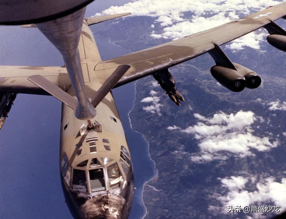 The "Operation Chrome Dome" of the American B-52 bomber during the Cold ...