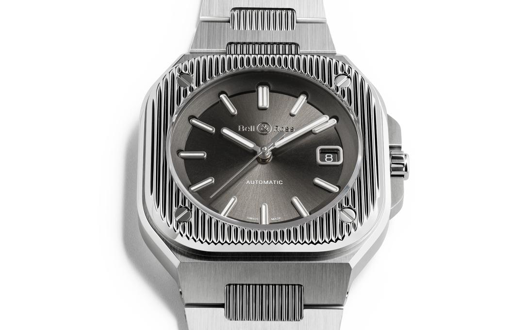 I snapped a watch from the Rimowa box - iNEWS