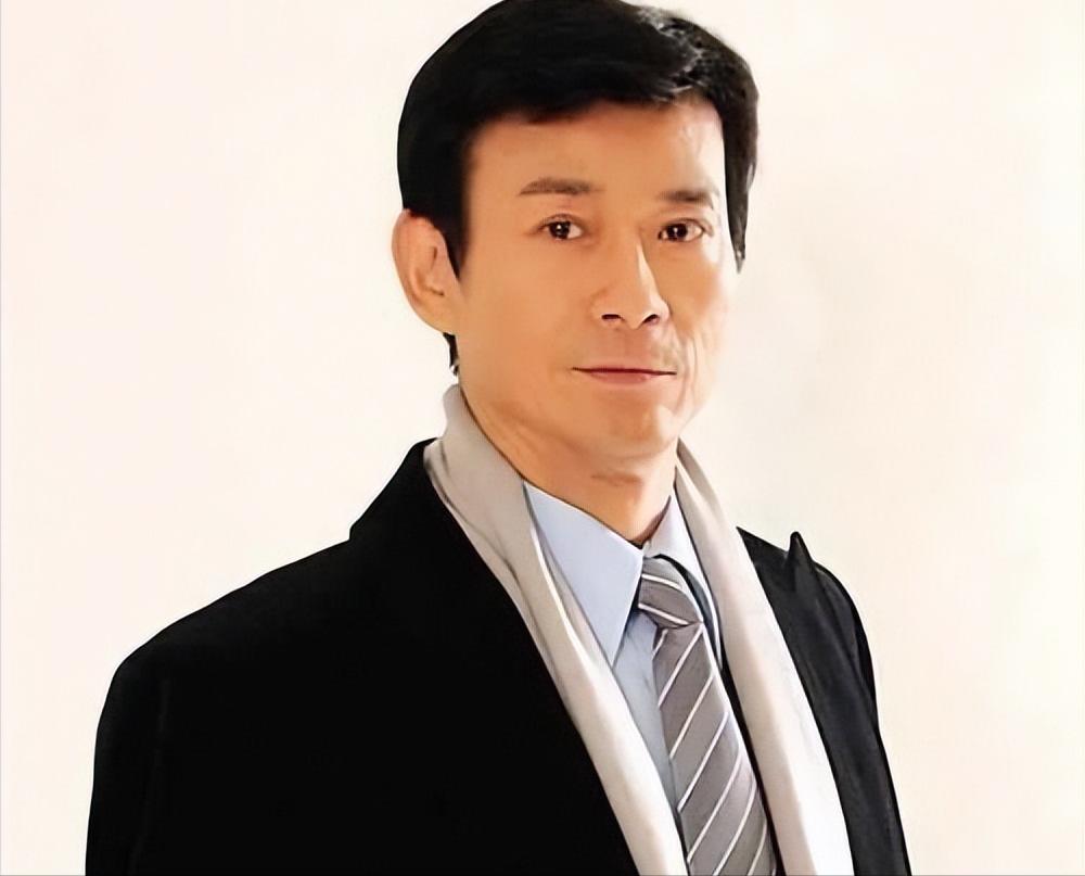 75-year-old Zheng Shaoqiu: He has acted as a hero all his life, but he still cannot escape the ...