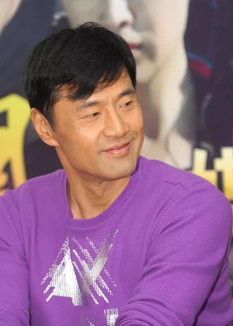 Yu Rongguang: I earn money and cook meals. I have been married for 35 ...